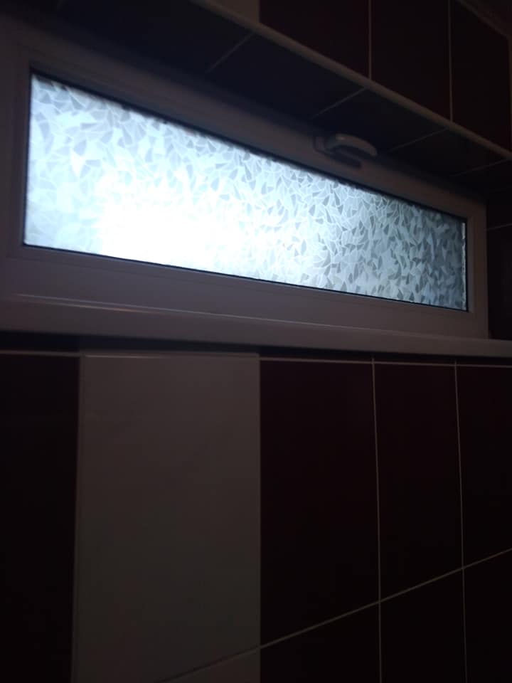 Folie geam autoadezivă model mozaic Cora, Folina, translucidă,lăţime 120 cm