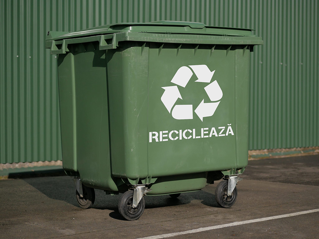 Sablon reutilizabil cu simbolul si mesajul Recicleaza pentru colectarea ...