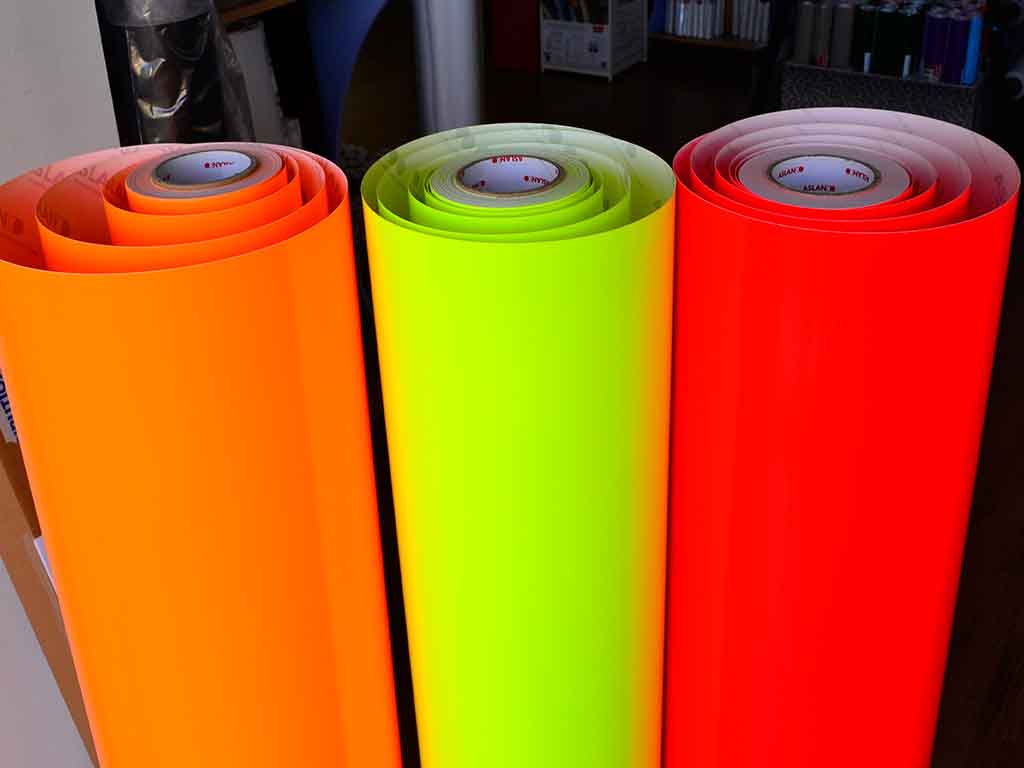 Autocolant fluorescent rosu FluoColour, pentru interior si exterior