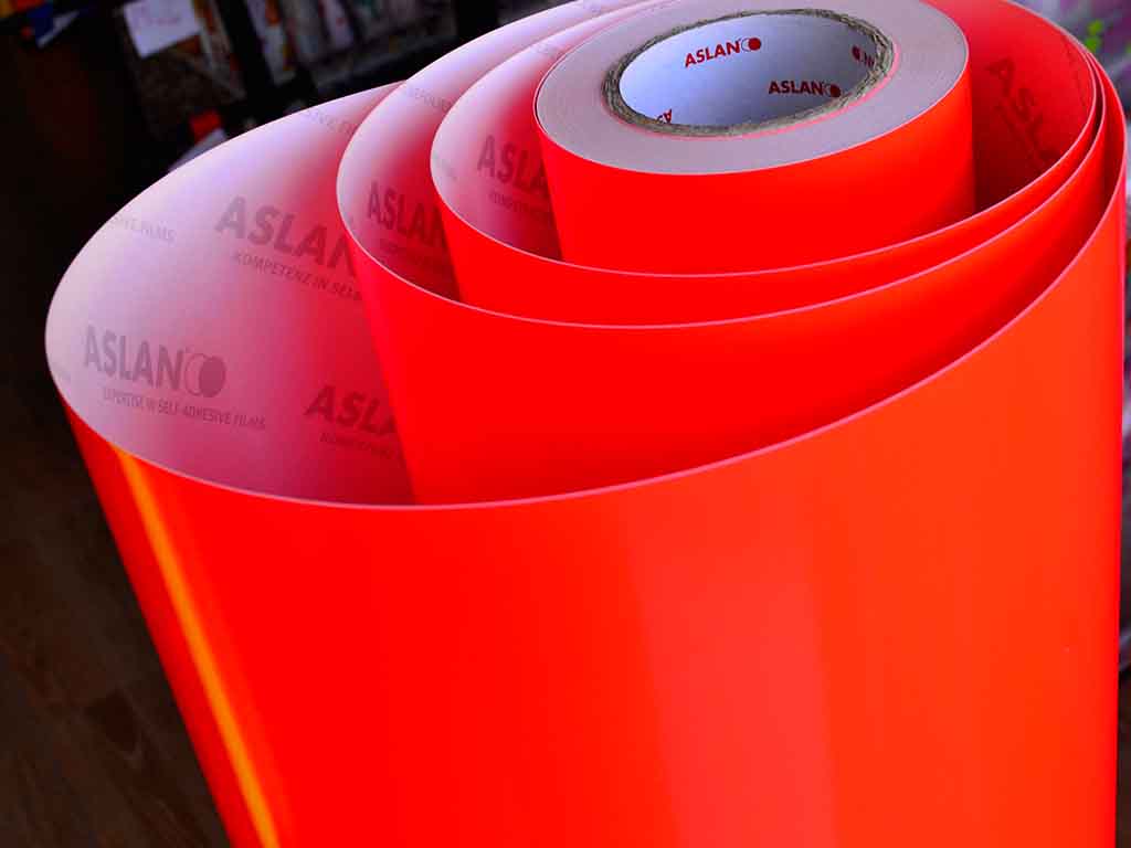 Autocolant fluorescent roșu FluoColour, pentru interior și exterior