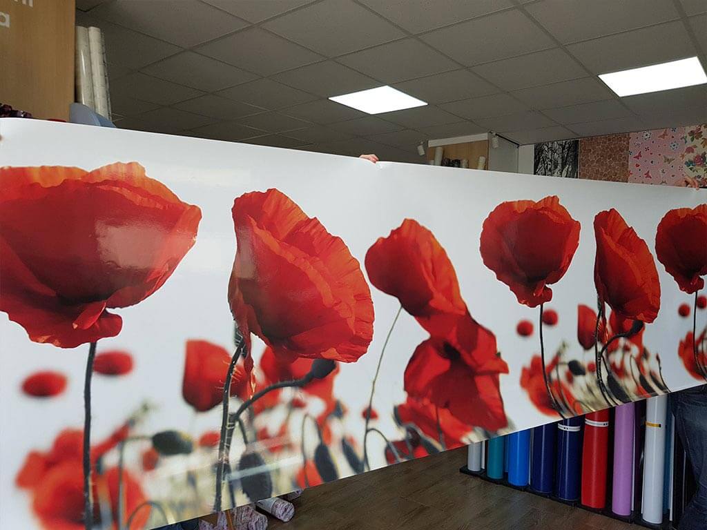 Autocolant perete de la Folina, model Maci rosii, dimensiune 80x400 cm