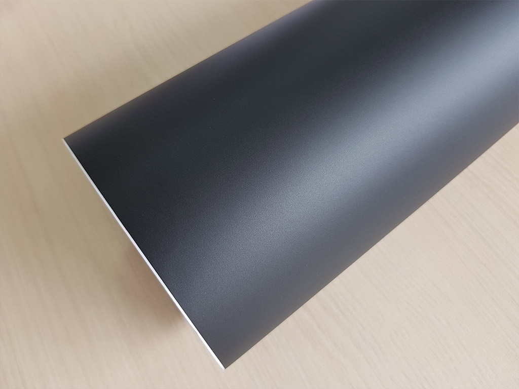 Autocolant negru mat, Folina, rola cu latimea 20cm si lungimea 152cm