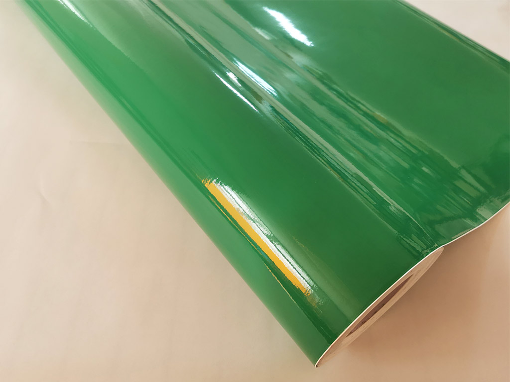 Autocolant verde cu aspect lucios, 100 cm latime - Folina