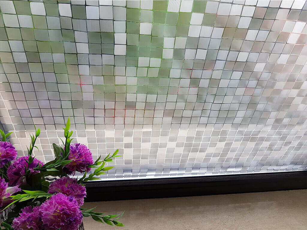 Folie geam electrostatica, decorativa cu imprimeu mozaic argintiu, Tora