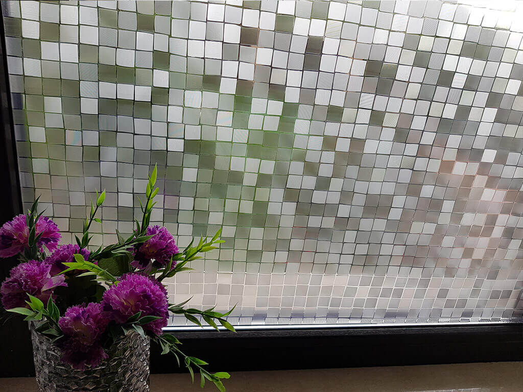 Folie geam electrostatica, decorativa cu imprimeu mozaic argintiu, Tora